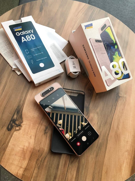 Продается Samsung Galaxy A80 в идеальном состоянии