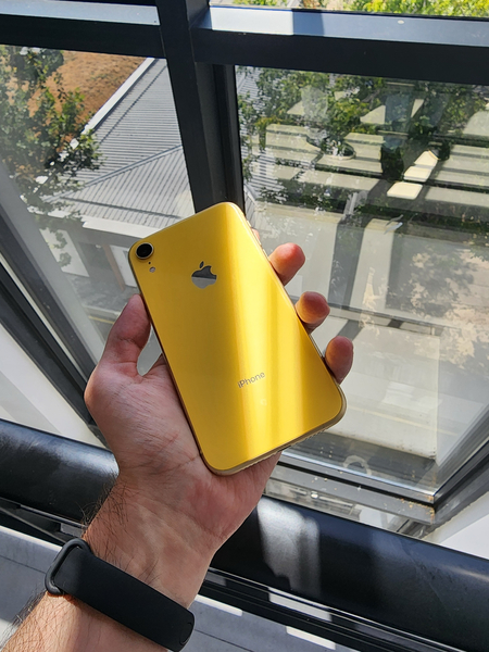 Iphone xr 64gb yellow