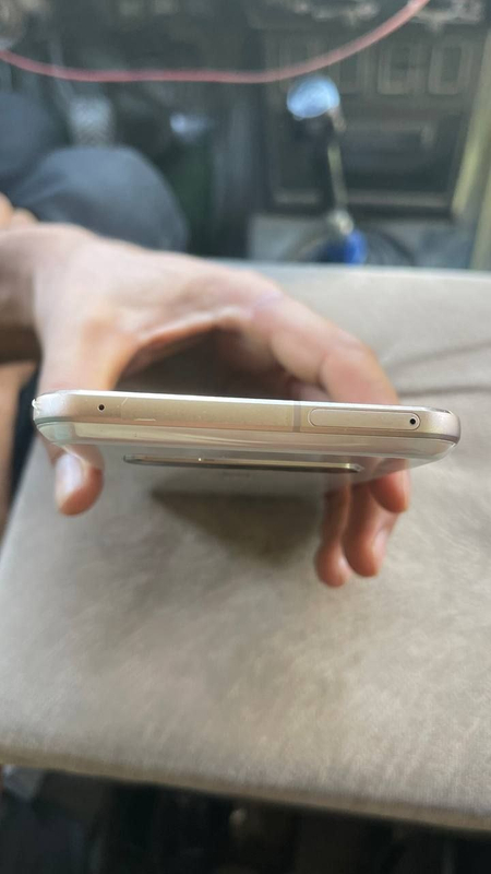 Lg V60 DUAL SIM 250$