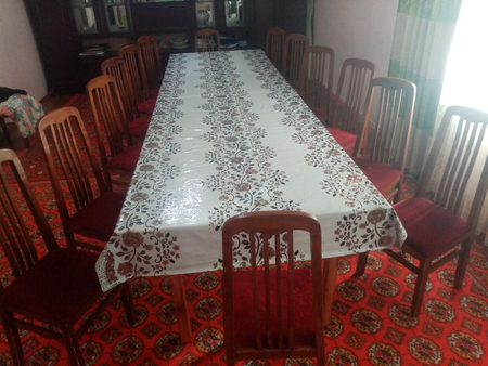 Стол стулчик  ,2 стол и 14стулчик сатылады, состояние жаксы