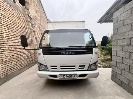 Isuzu  2017 gaz balon ornatilgan