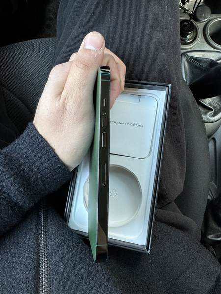 Iphone 13 pro srochna sotiladi