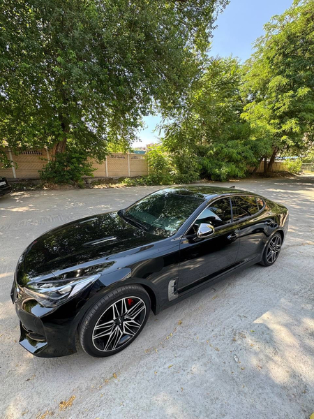 Prodayotsa kia Stinger