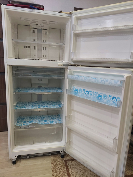 Продам свой Корейский Холодильники