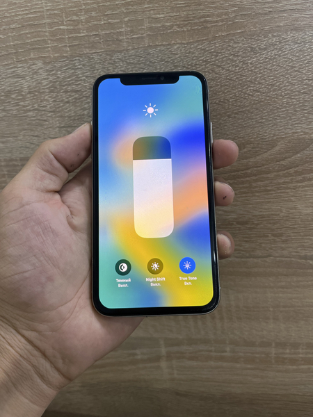 IPhone X 64GB          .
