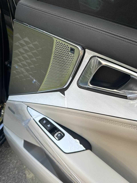 Автомобиль Kia K8