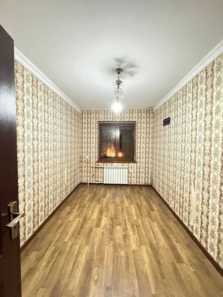 Продается 2в3 ком кв 1 этаж  чил 26 квартал 52м2 цена 57500$.ZA010