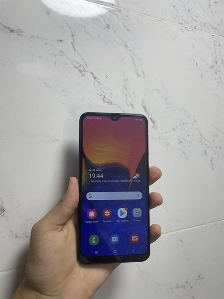 Samsung A10 32gb срочни сотилади