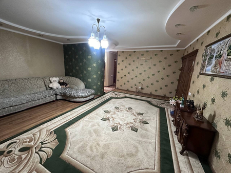 Продается 4/1/4 на м-ве Дархан (ориентир улица Тамара Хонум)
