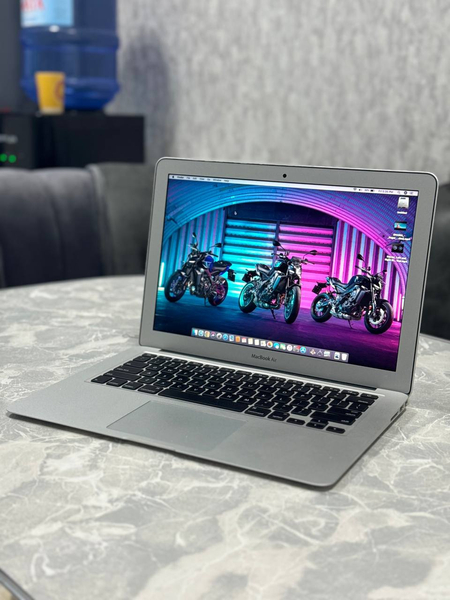 Apple MacBook Air Core i7 (Sicl 23) 2015