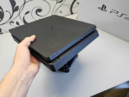 Продам PS4 Slim 1TB Игровая приставка с играми. Состояние ОТЛИЧНОЕ