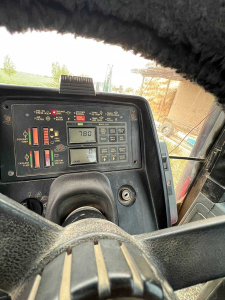 CASE IH MAGNUM 8940 сотилади ишлаб турган техника харажати йўқ.