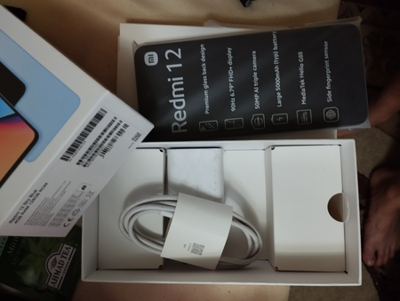 Redmi 12 4.128 blue yangi telefon 1hafta ishlatilgan