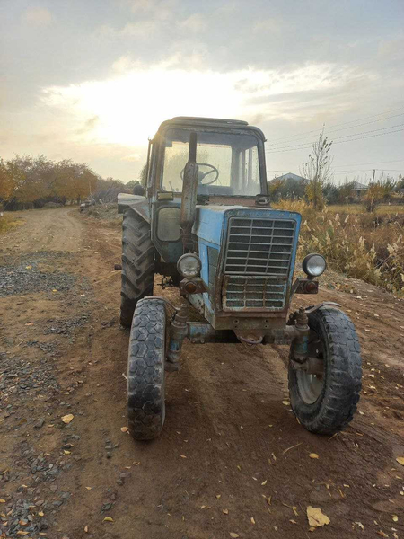 МТЗ 80 ва ЧКУ гилдиракли чизел сотилади.