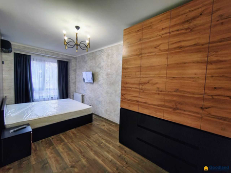 В Мирзо-Улугбекском р-не (Ц2) продается 2х комнатная квартира (J 1515)