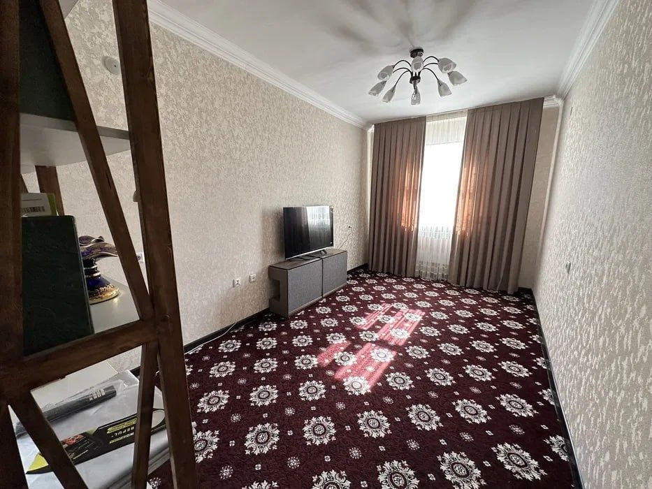 Сотилади. Сергели 5а.  3/4/7. 60м²