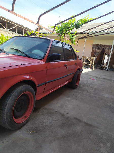 BMW e30 sotiladi yoki abmen