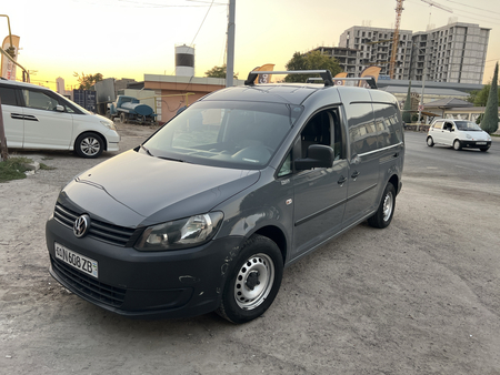 Volkswagen Caddy max gruzavoy sotiladi