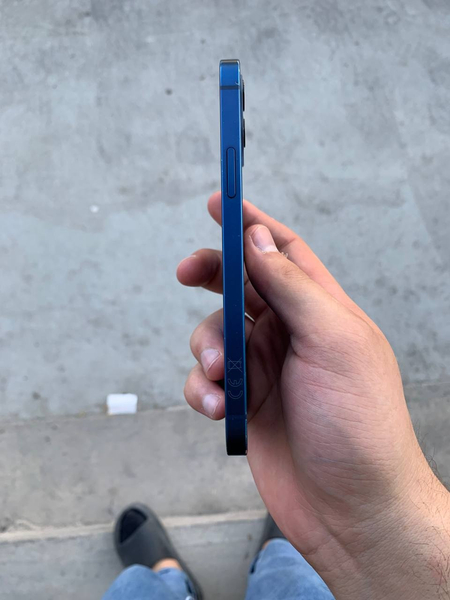 iPhone 12 128 GB ideal aybi yoq batareyka betasi 80% obmenga