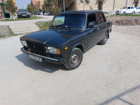 Ваз 2107.       .