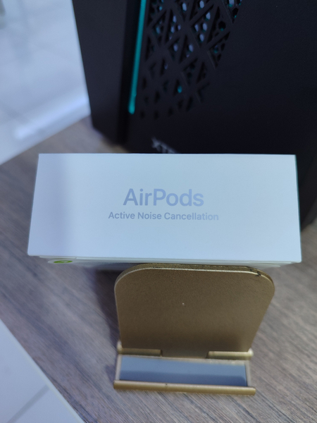 Airpods 4 Active Noise Cancellation