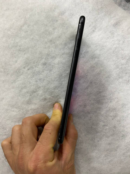 Sotiladi Iphone 7+