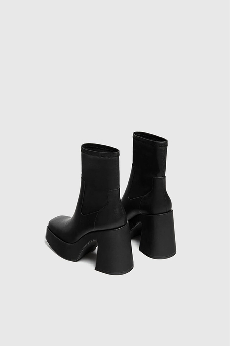 Сапоги на каблуке Pull&Bear