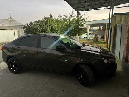 Купить Lada Vesta