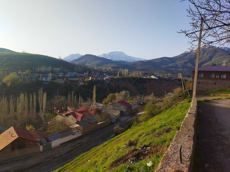 Srochno yer sotiladi dachaga ugam boyidan