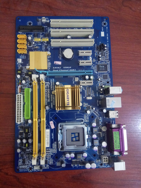 Материнская плата GIGABAYTE P31
