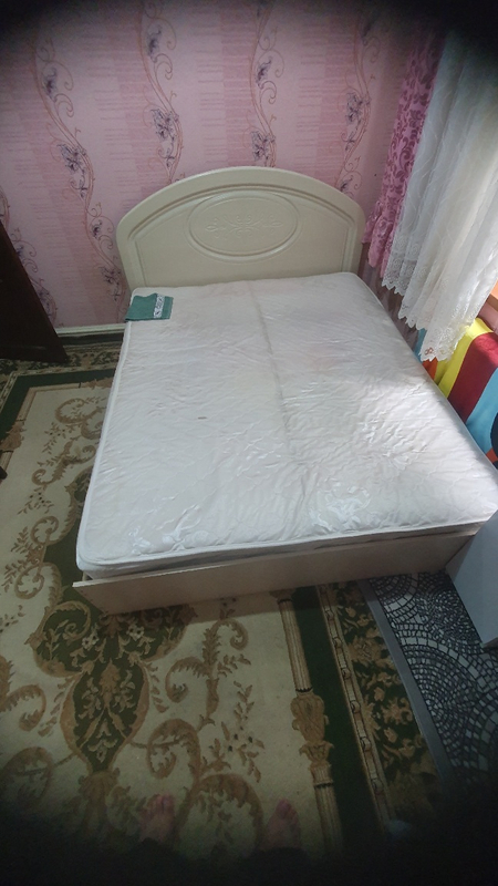 Продам спальню диван
