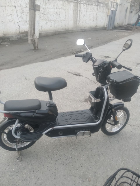 Skuter sotiladi pul zarur boʻlgani uchun sotilayapti