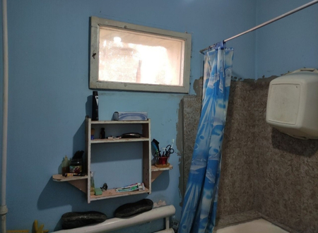 Феруза кафе Шукрона,205 школа. 3/2/5 77-серии.  Балкон 2×6. 75м²