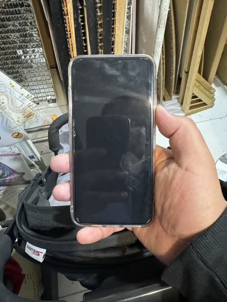 Iphone xs max. Sotiladi  karopka dakment