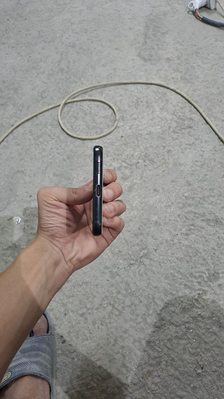 Samsung z flip 3 5G 256gb sotiladi yoki obmen