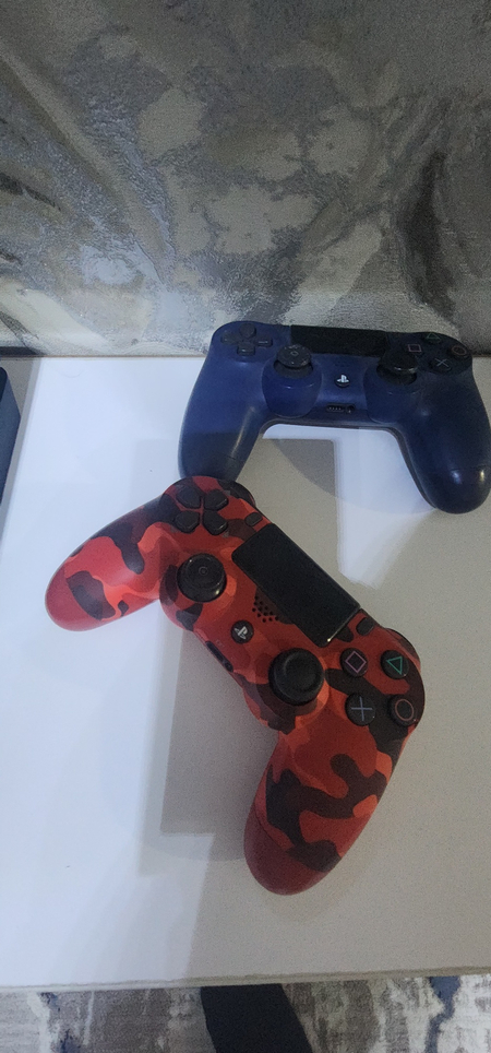 PlayStation 4 продаётся