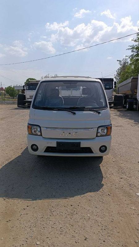 JAC X200 yuk tashishga moljallangan mashina