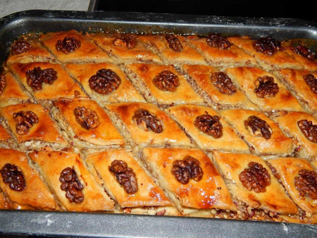 обучаю разной выпечке и украшению тортов