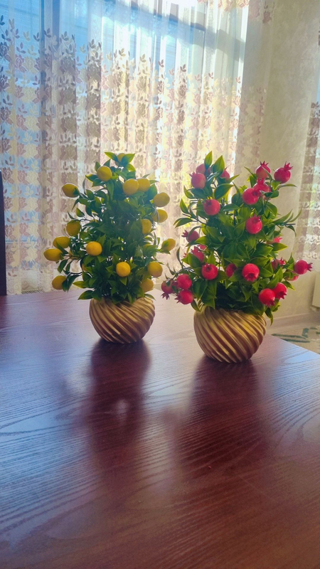 Decorativniy iskustvinniy gullar