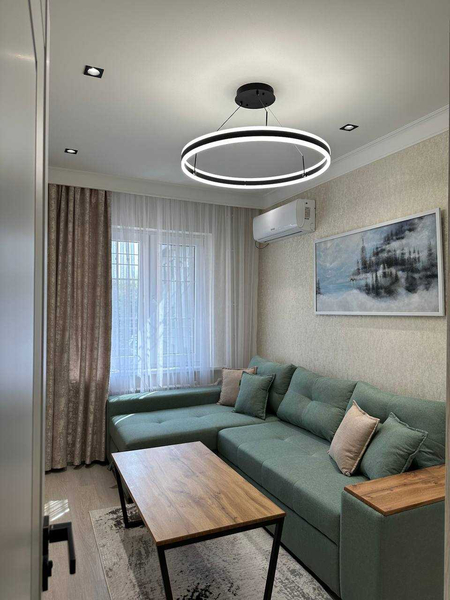 Продам 5 комн. квартиру на ц-6
