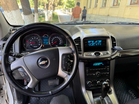 Chevrolet Captiva 3/4 qilingan