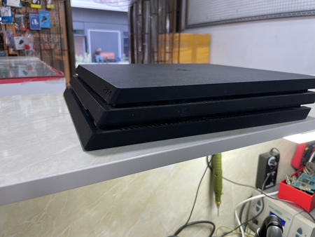 Playstation 4 Pro 2tb