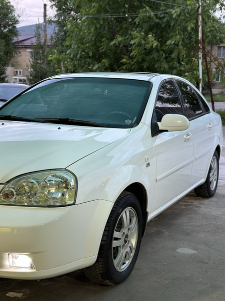 Lasetti 1.8 2008 yil