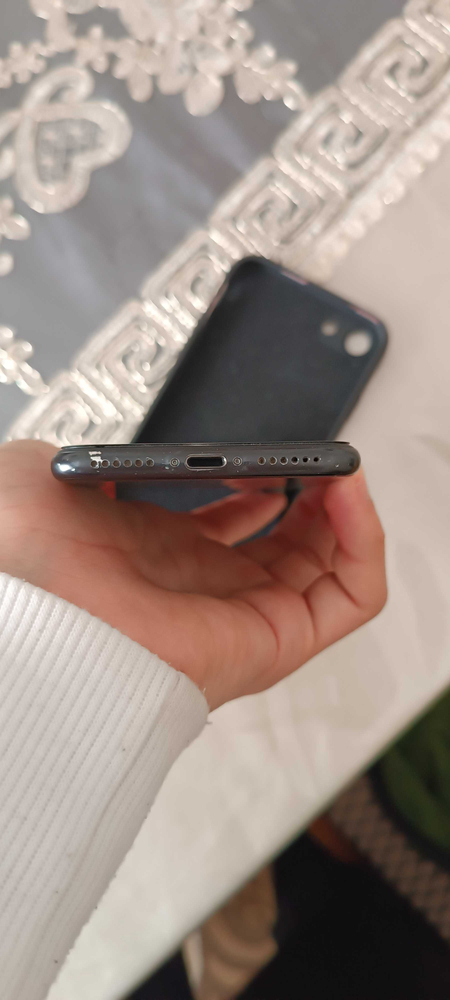 Iphone 7 хорошем состоянии