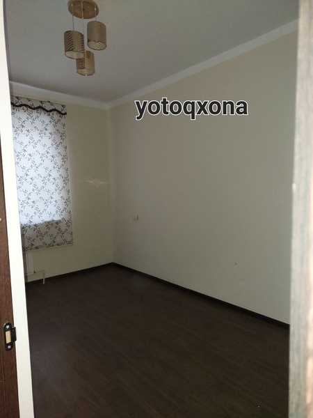 Srochna kottedj hovli sotiladi. 2 sotixli