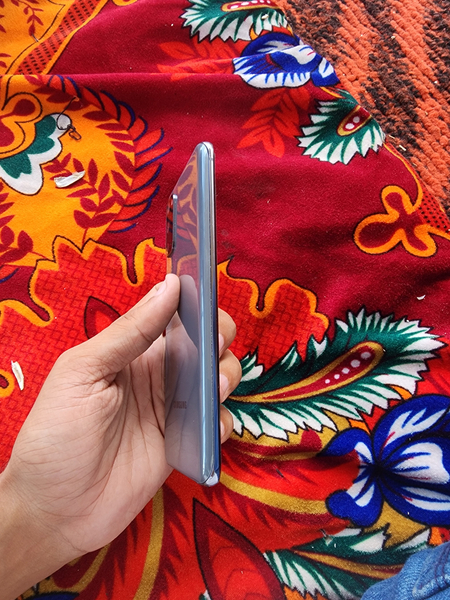 Samsung S20 8/128 sotiladi