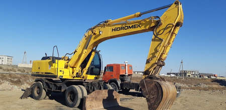 Hydromac Ekskavator sotiladi