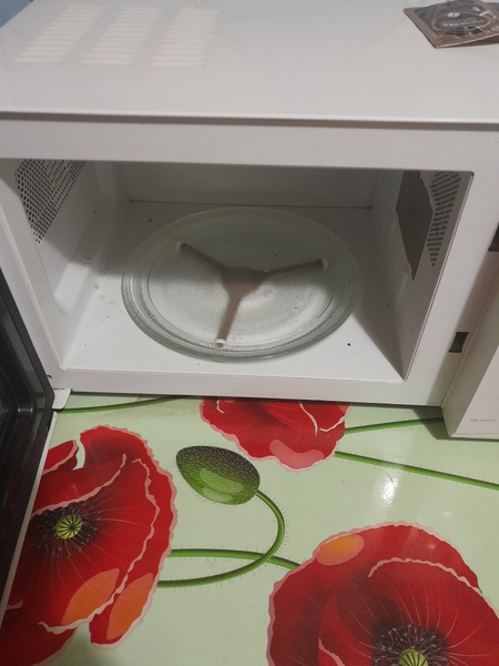 Продам микроволновку LG,