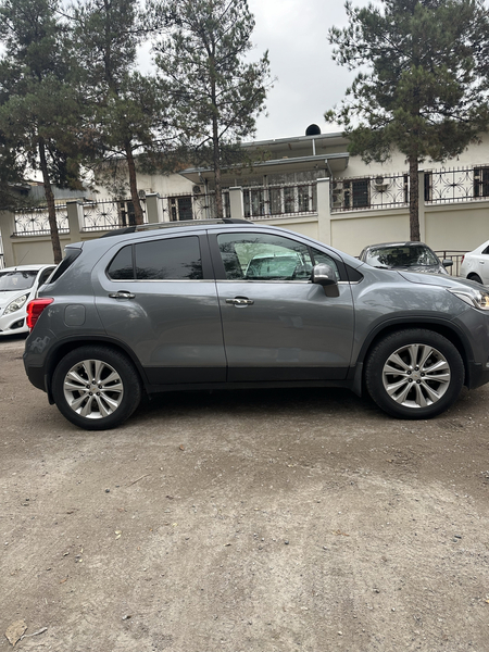 Tracker 1 sotiladi