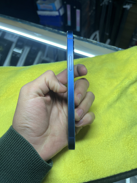 iPhone12 canada